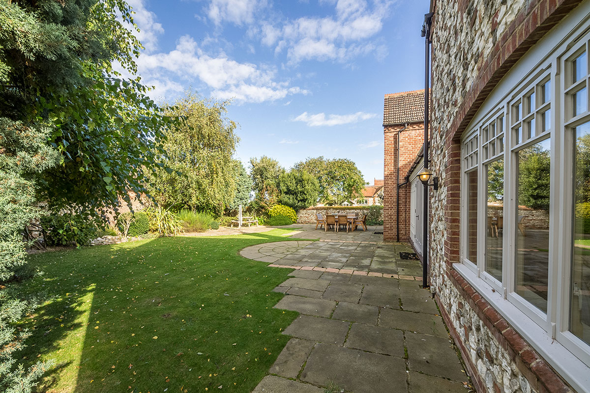 The Gables Rates - Ocean Breaks