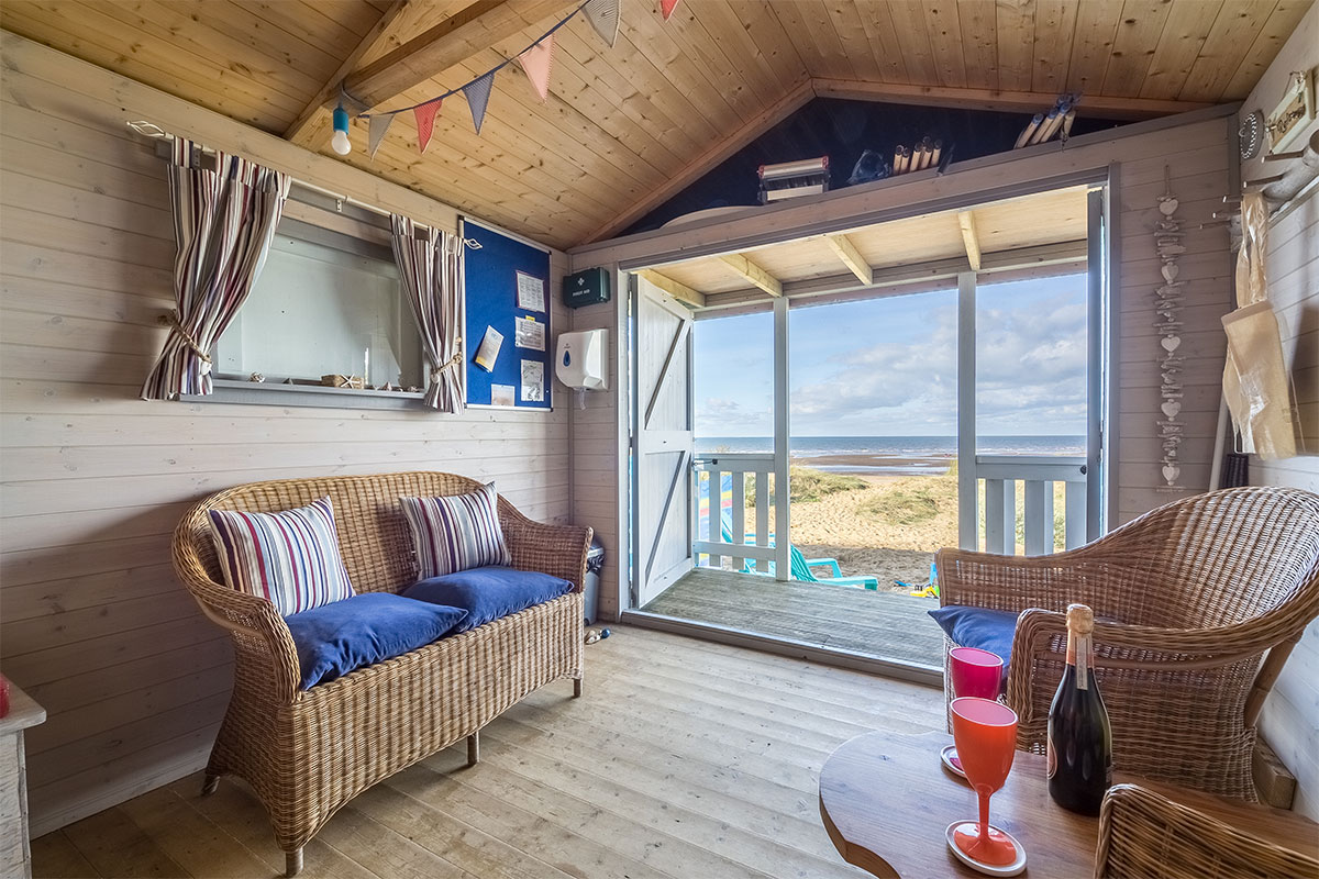 Beach Hut - Ocean Breaks